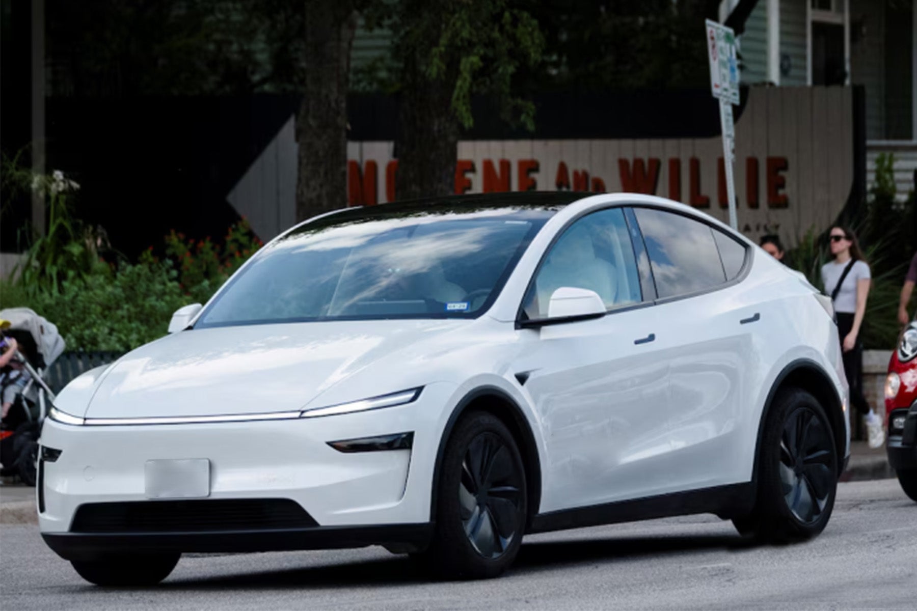 Tesla Adjusts Robotaxi Safety Monitor Strategy in Austin with New Serv ...